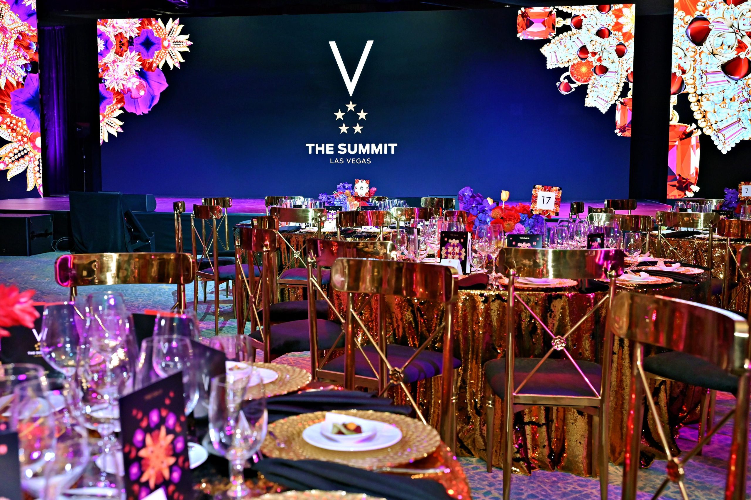 Summit Gallery - Hosts, Speakers, Events | Luxury Conference